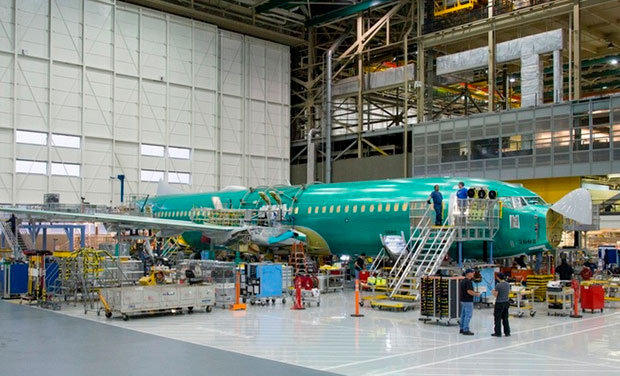 Boeing unveils the first look of 737 MAX Wing flight