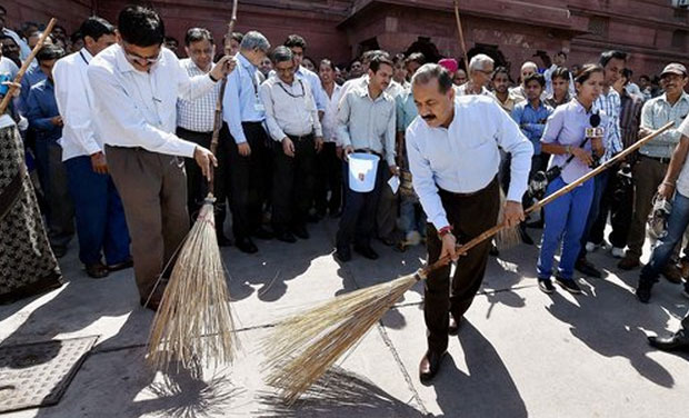 Modi's Swachh Bharat Mission: A step towards clean India