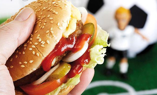 Hungry naked thieves steal 60 burgers