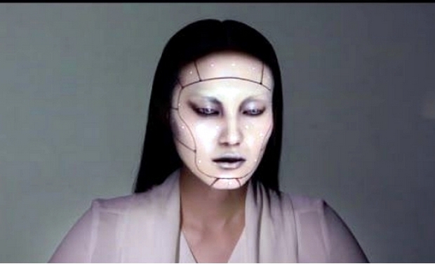 Electronic makeup: The next level of CG