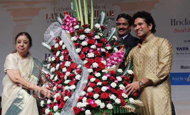 Sachin Tendulkar felicitated on Lata Mangeshkar’s 85th birthday