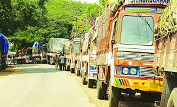 Andhra Pradesh lorry driver seeks probe into lorry hijack
