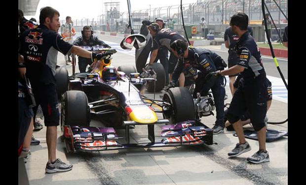 Sebastian Vettel wins Indian Grand Prix for third time in a row