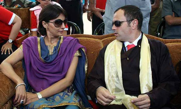 Leaders who split with partners