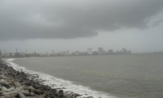 Mumbai monsoon: traveling the waterlogged roads