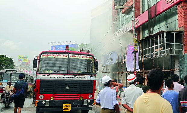 Fire Accident: Mochi showroom gutted in Hyderabad