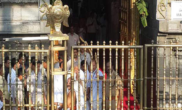 Narendra Modi offers worship at Lord Venkateswara hill shrine