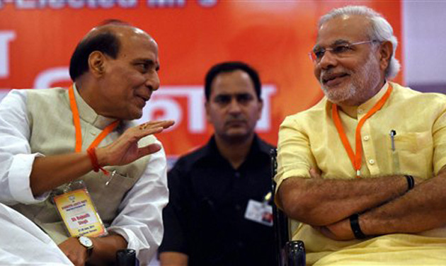 PM Narendra Modi asks partymen to use social media