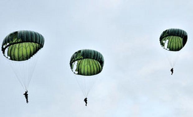 First alert on parachutes came from pilot