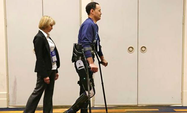 Non-surgical procedure may aid paralysis patients to move legs