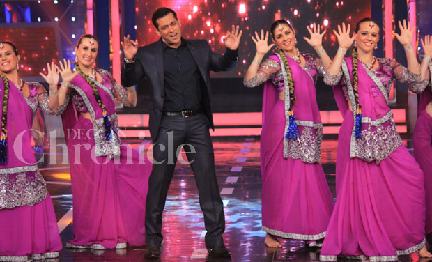 Salman Khan pays tribute to late choreographer Jay Borade on Bigg Boss 8