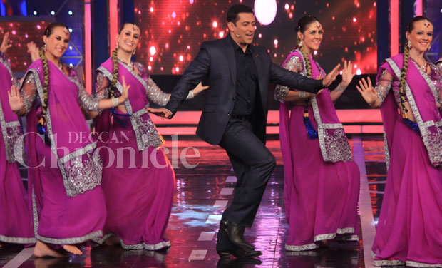 Salman Khan pays tribute to late choreographer Jay Borade on Bigg Boss 8