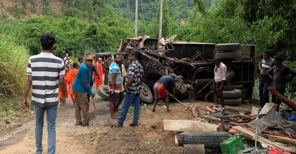 බදුල්ලේ අනතුරකින් හතරක් මරුට - තවත් තුනක් රෝහලේ - Sannasa - සන්නස | ශ් ...