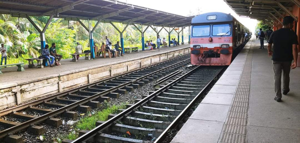 දුම්රිය වර්ජනයෙන් දින දෙකට පාඩුව කෝටි දහයක් - Sannasa - සන්නස | ශ්‍රී ...