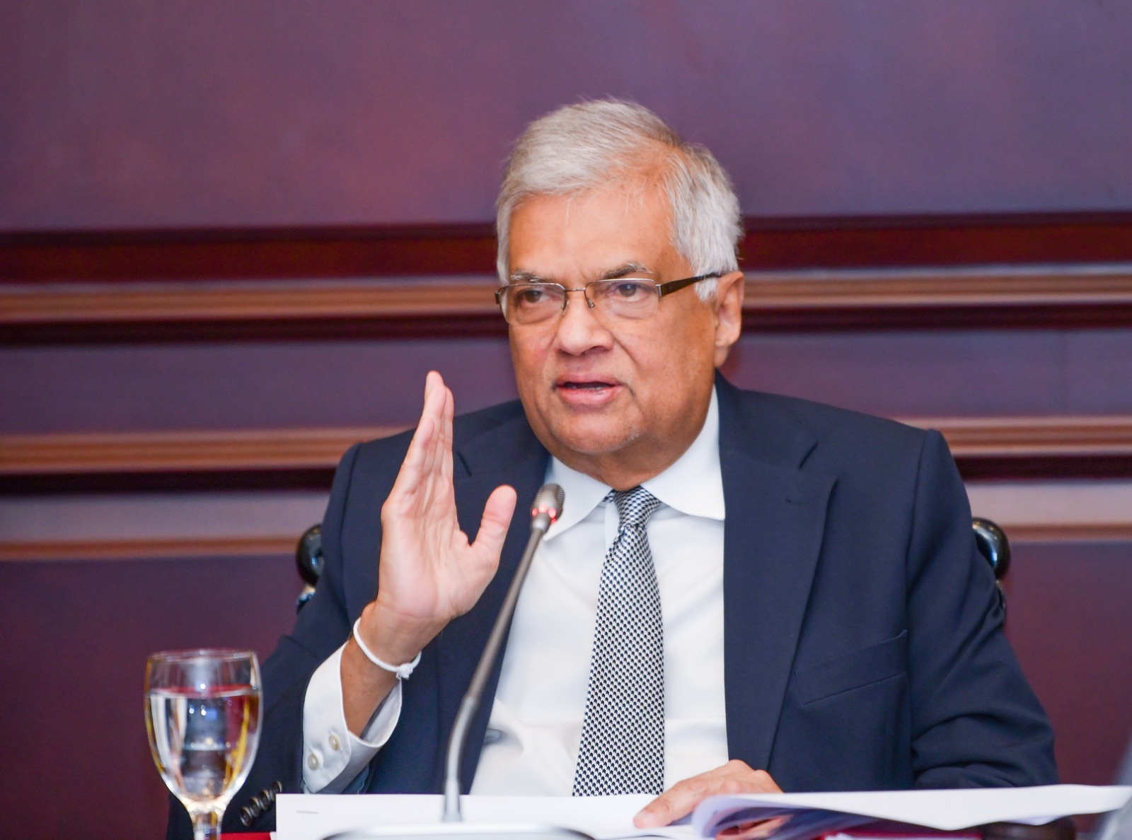 අධ්‍යාපනයත් අත්‍යවශ්‍ය සේවාවක් කරන බව ජනපති කියයි. - Sannasa - සන්නස ...