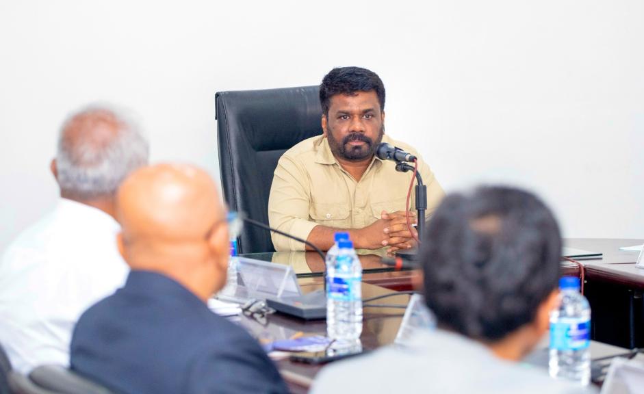 ජනතා හිතවාදී රාජ්‍ය සේවකයින් රකින බවට ජනපතිගෙන් සහතිකයක් - Sannasa ...