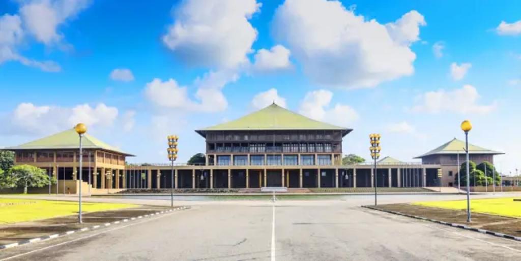 පාර්ලිමේන්තුවේ මන්ත්‍රී දෛනික ආහාර ⁣ගාස්තුව ඉහළට - Sannasa - සන්නස | ශ් ...