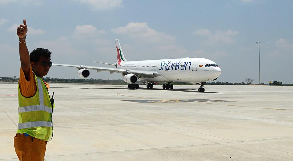 ඉන්දියාවෙන් ශ්‍රී ලංකාවට පැමිණි ගුවන් යානයක් විශේෂ පරීක්ෂාවකට ලක් කෙරේ ...