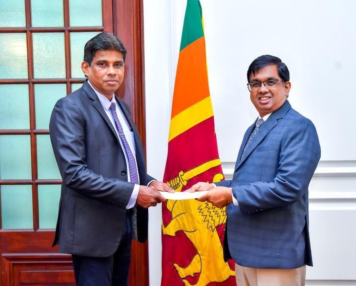 බස්නාහිර පළාත් ප්‍රධාන ලේකම් ධුරයේ වෙනසක් - Sannasa - සන්නස | ශ්‍රී ...