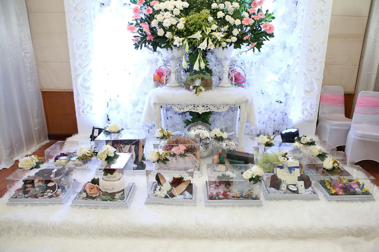 Acara Lamaran Elegan dan Cantik ala Sarah dan Bagus | The Engagement ...