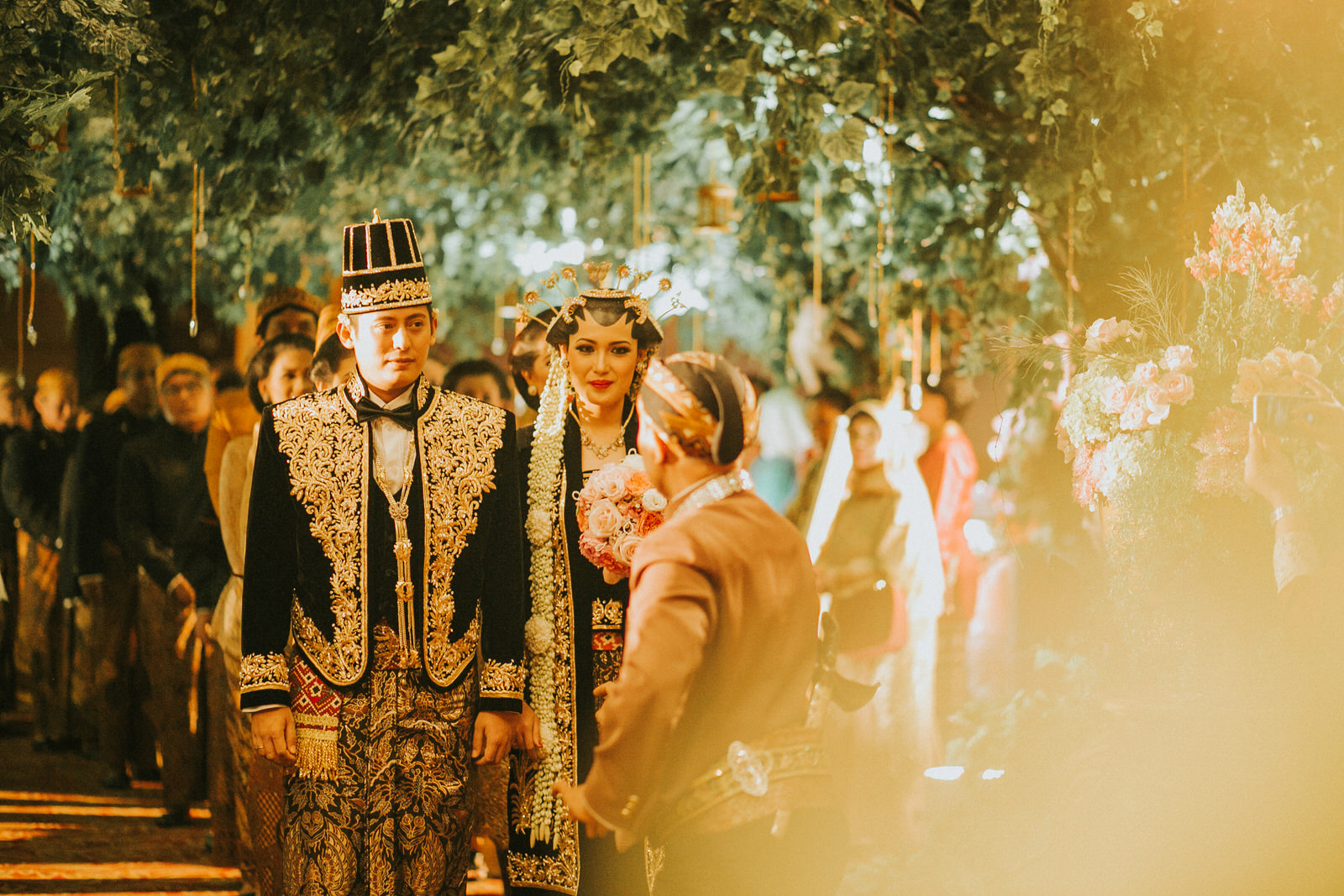 Pernikahan Adat Jawa Solo Klasik ala Titi dan Lukman | The Wedding ...