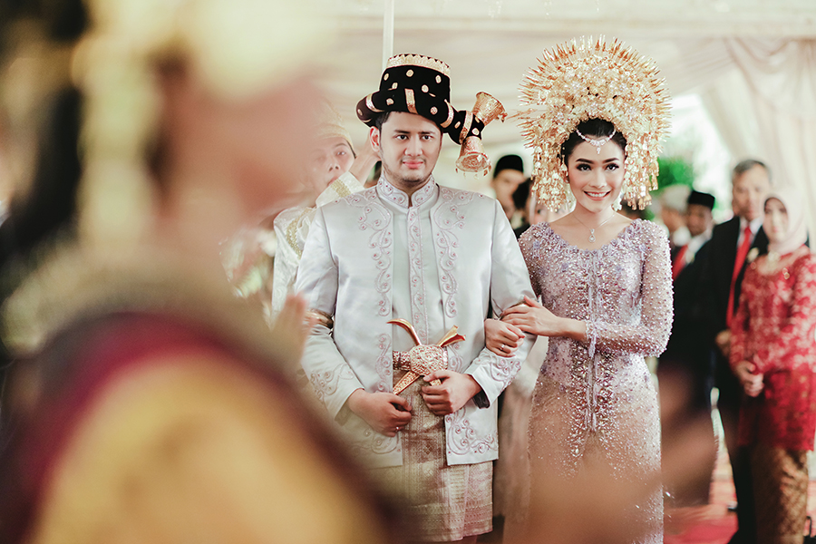 Perpaduan Adat Minang & Mandailing dalam Pernikahan Indira & Coki | The ...