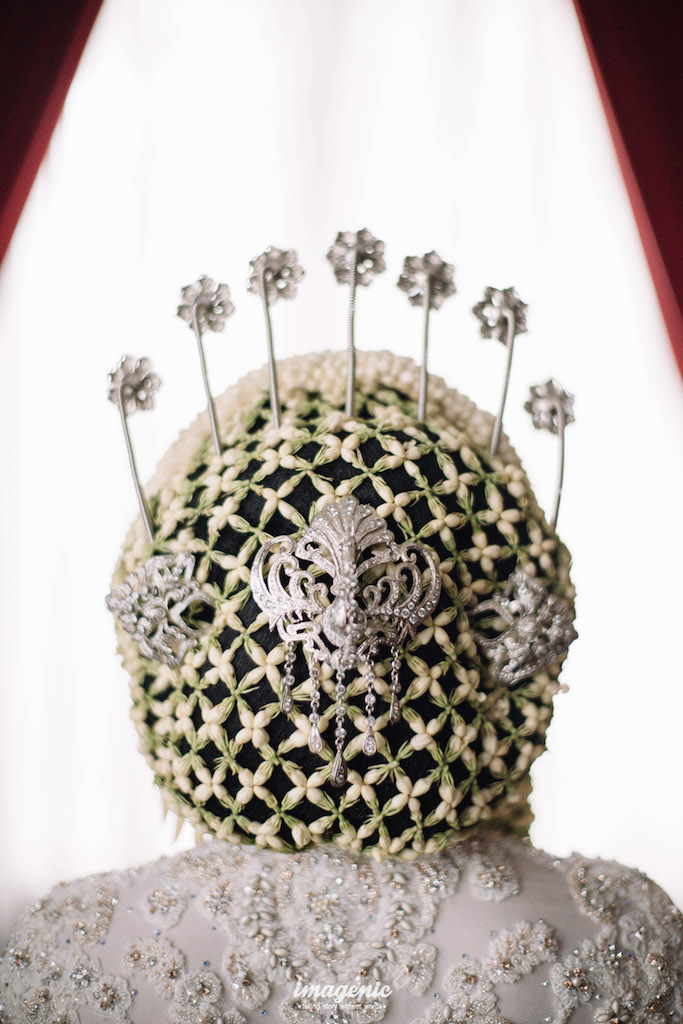 Perpaduan Tema Tradisional & Modern pada Pernikahan Hanifah dan Bagus ...