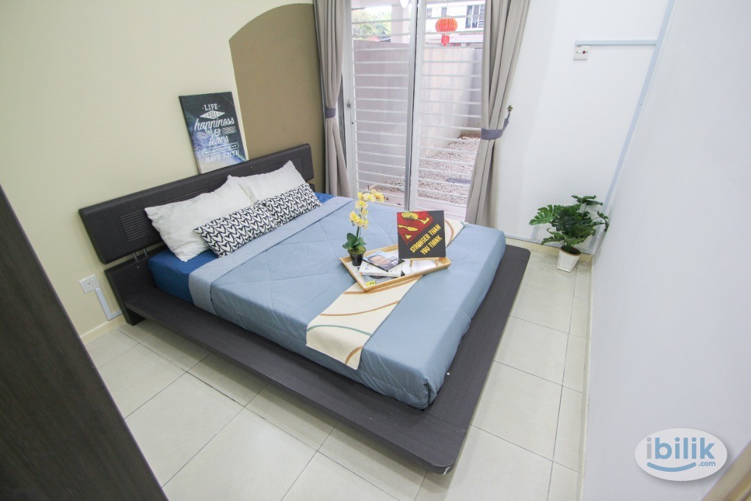 Middle Room @ D'Alpinia, Puchong, IOI City Mall, Serdang Hospital ...