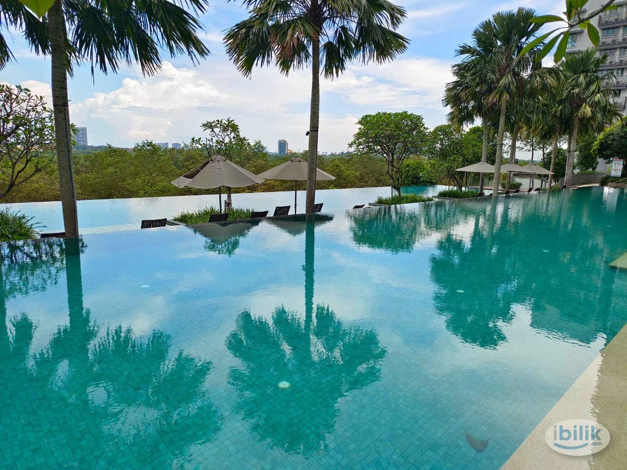Nice Swimming Pool, Room Rental at Iskandar Residences, Medini - Room ...