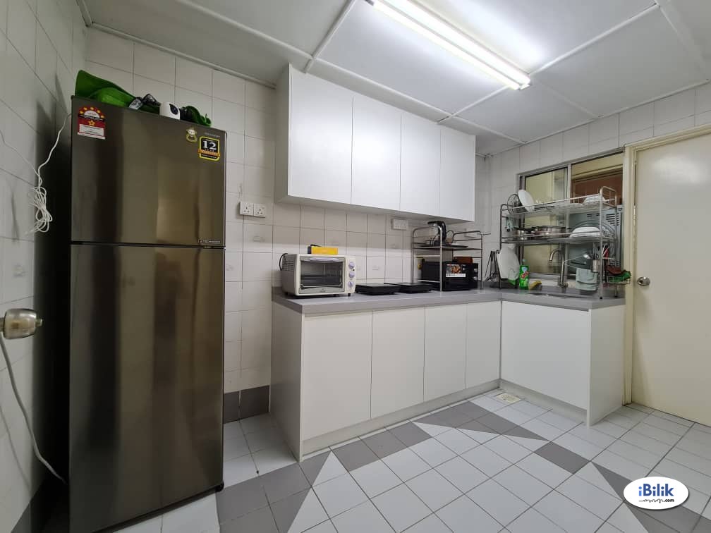 Sunway Velocity Casa Ria Condo Big Single Medium Room with Queen Bed ...