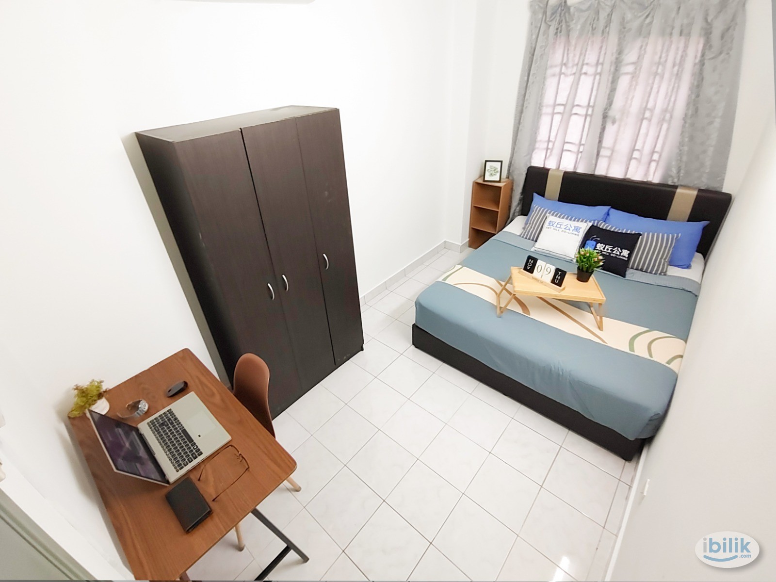 ONE MONTH DEPOSIT for WELL KEPT ROOM Queen Bed Medium Room at Pelangi ...