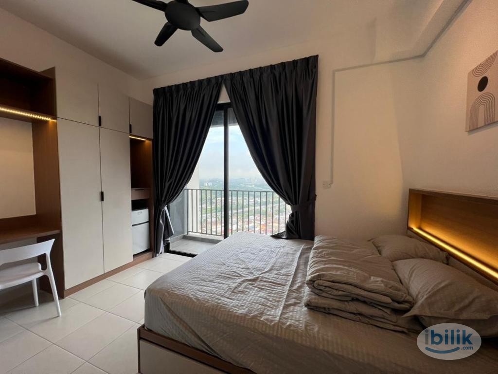 *Female Unit* Netizen Middle Room Fully Furnished Walking to MRT Cheras ...