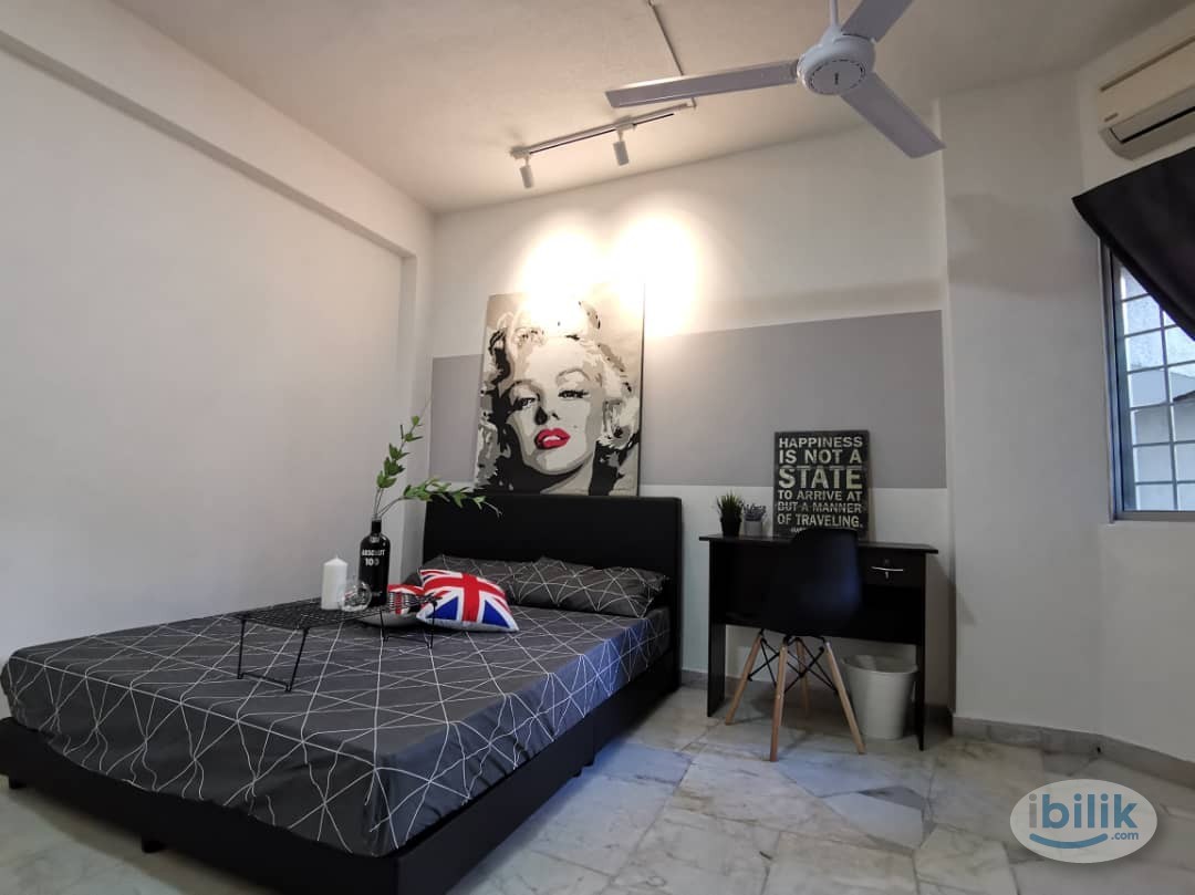 Fully Furnished Middle room For Rent At Pandan Height - Room For Rent in