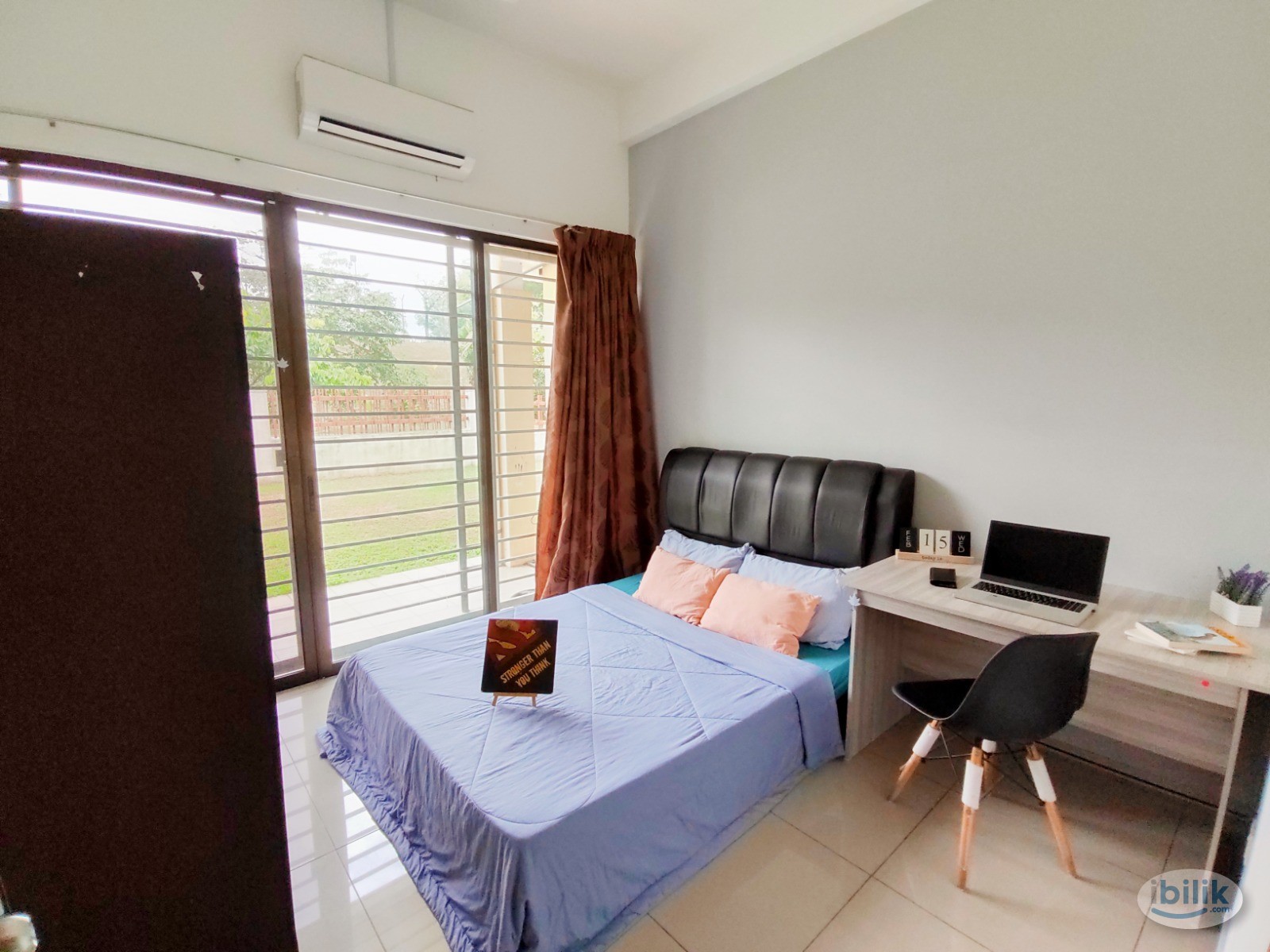 Walking Distance to Help Campus Premium Fully Furnished Middle Room at ...