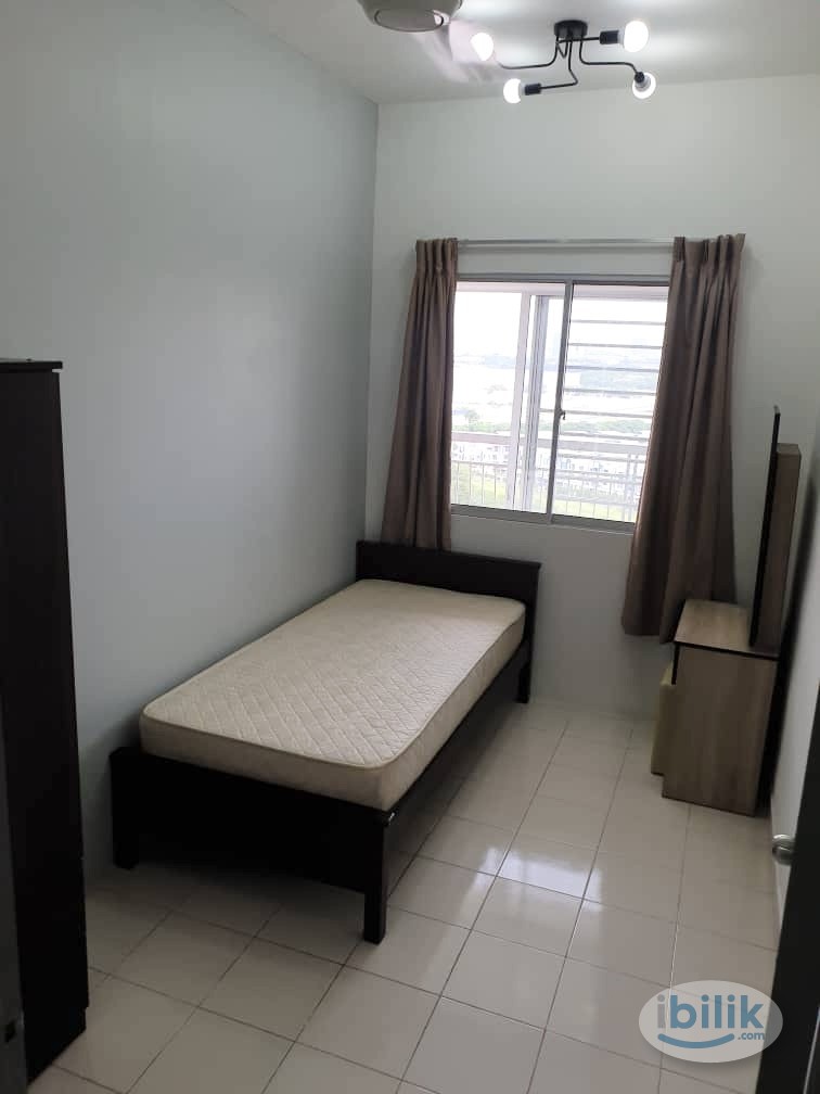 Nice small room in Female unit for rent at Residensi Laguna condo ...