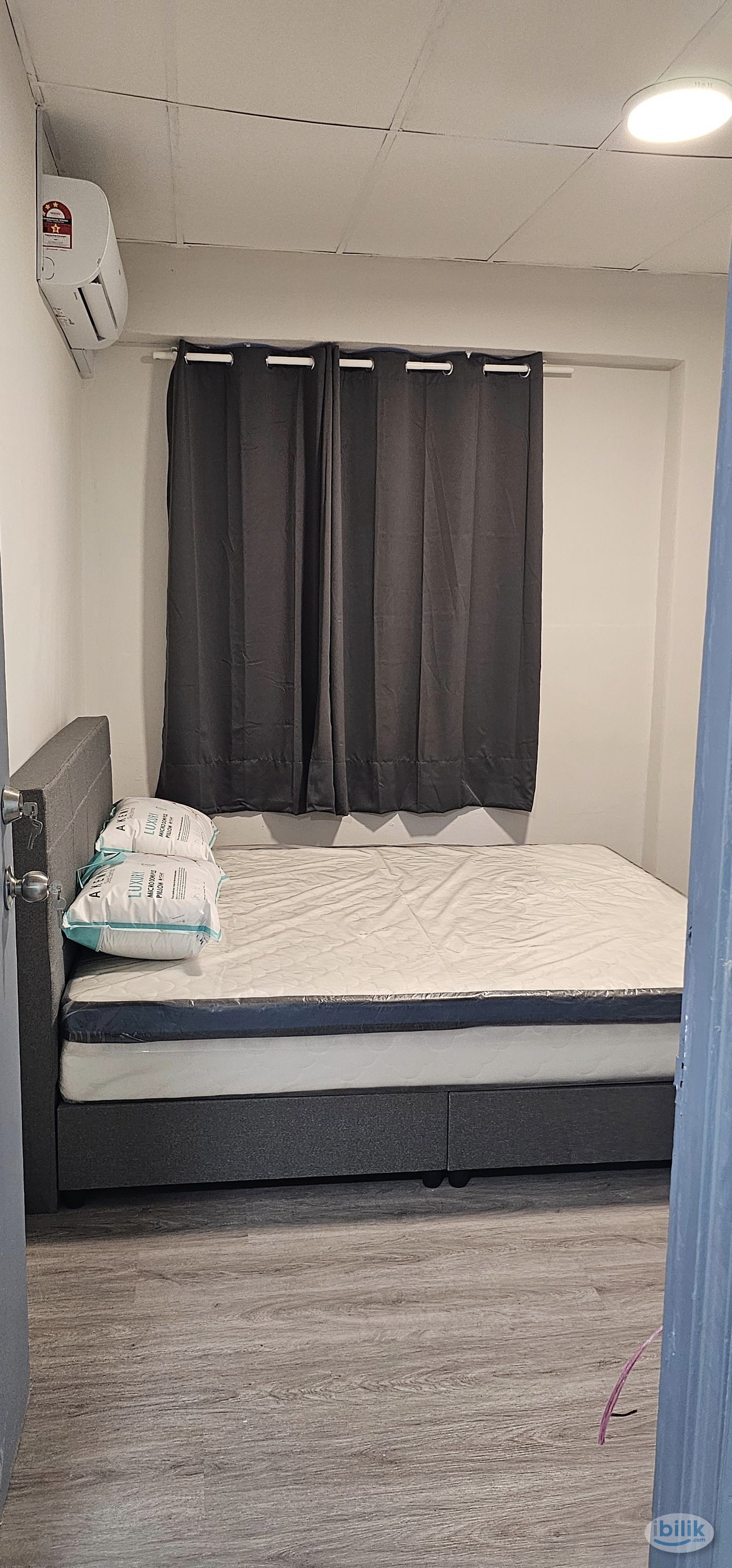 Middle Room at Pandan Perdana, Pandan - Room For Rent in