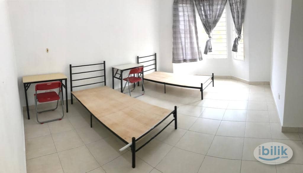 Landed Master Room Easy Parking - Room For Rent in