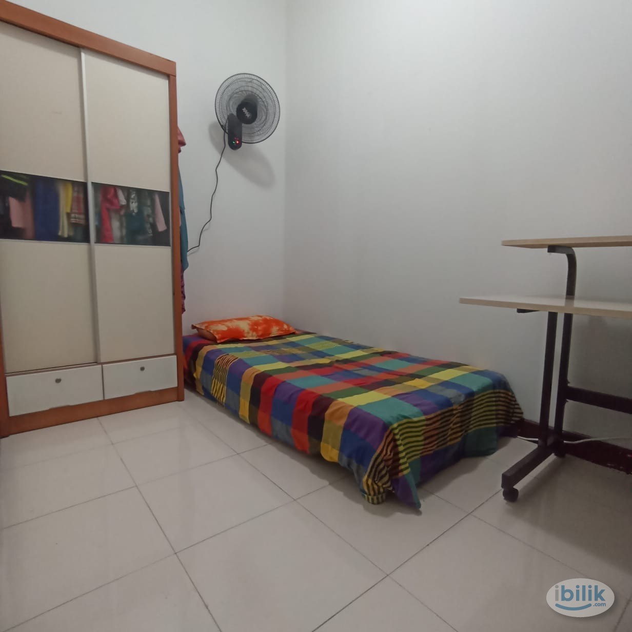 Single Room with Private Bathroom at Metropolitan Square - Room For Rent in