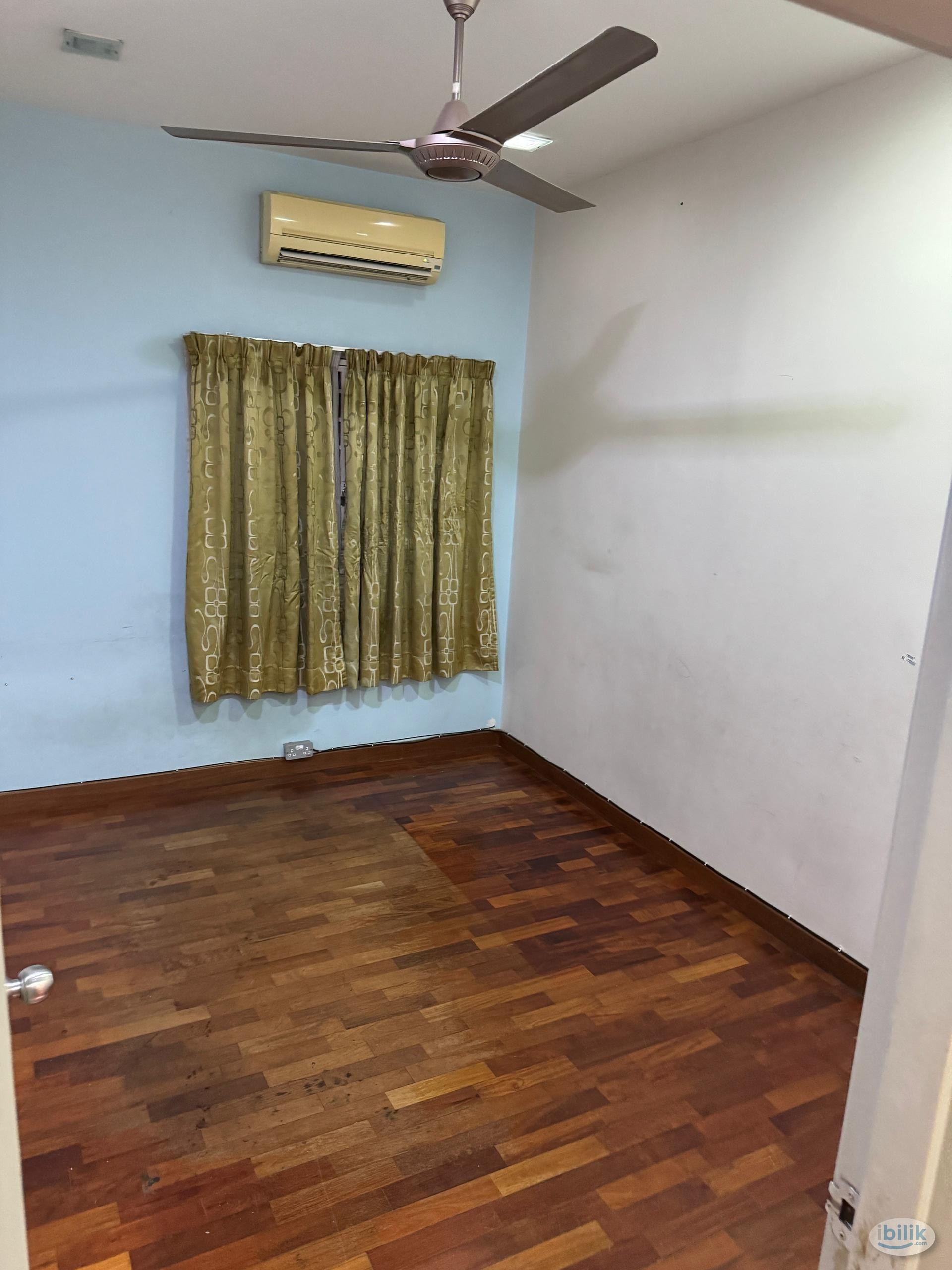 FEMALE ONLY - Middle Room at GreenHills 2 Bukit Rimau Shah Alam near ...