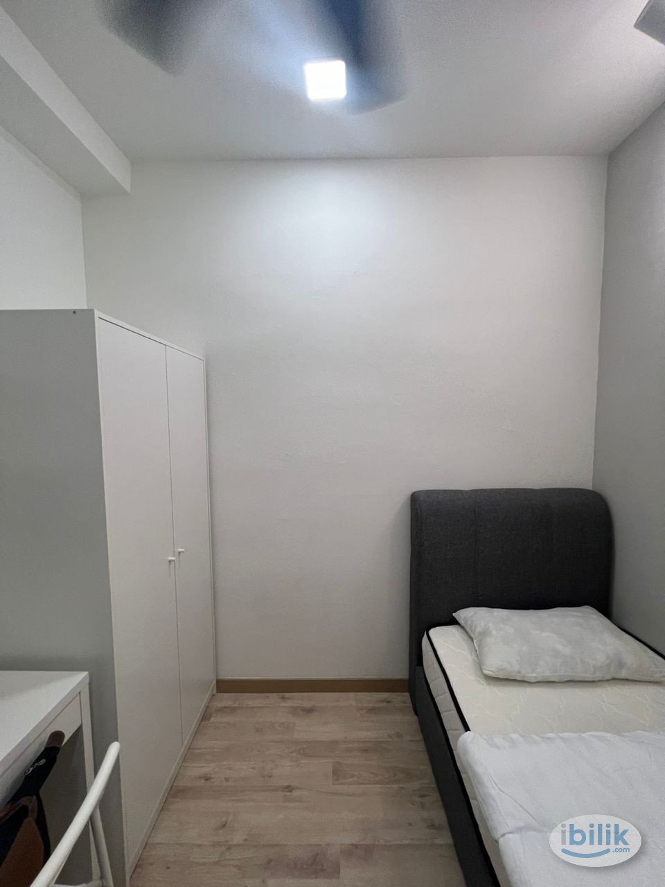 3mins walks to BRT station (Direct to MRT KD & Segi college), 8mins ...