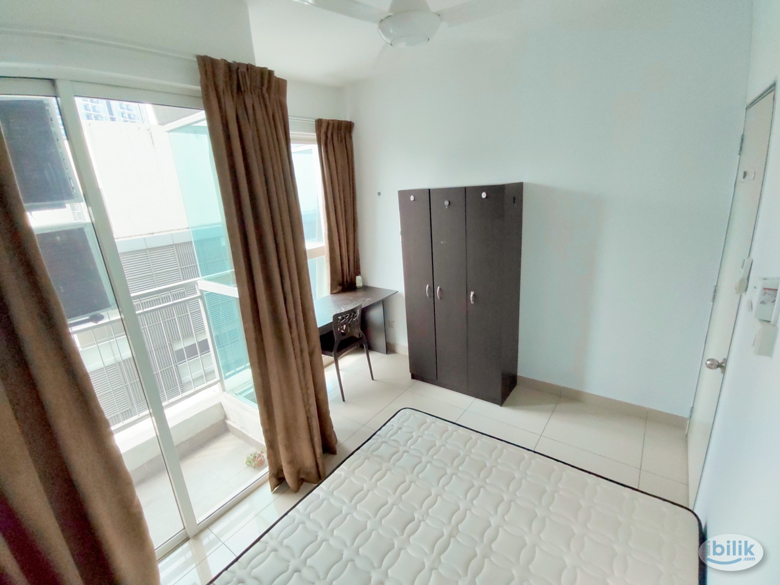 😍Few stations reach LRT University 5min walk to LRT ARA DAMANSARA ...