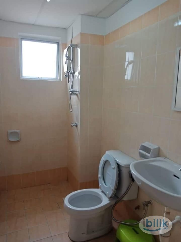 Single Room at SuriaMas, Bandar Sunway - Room For Rent in