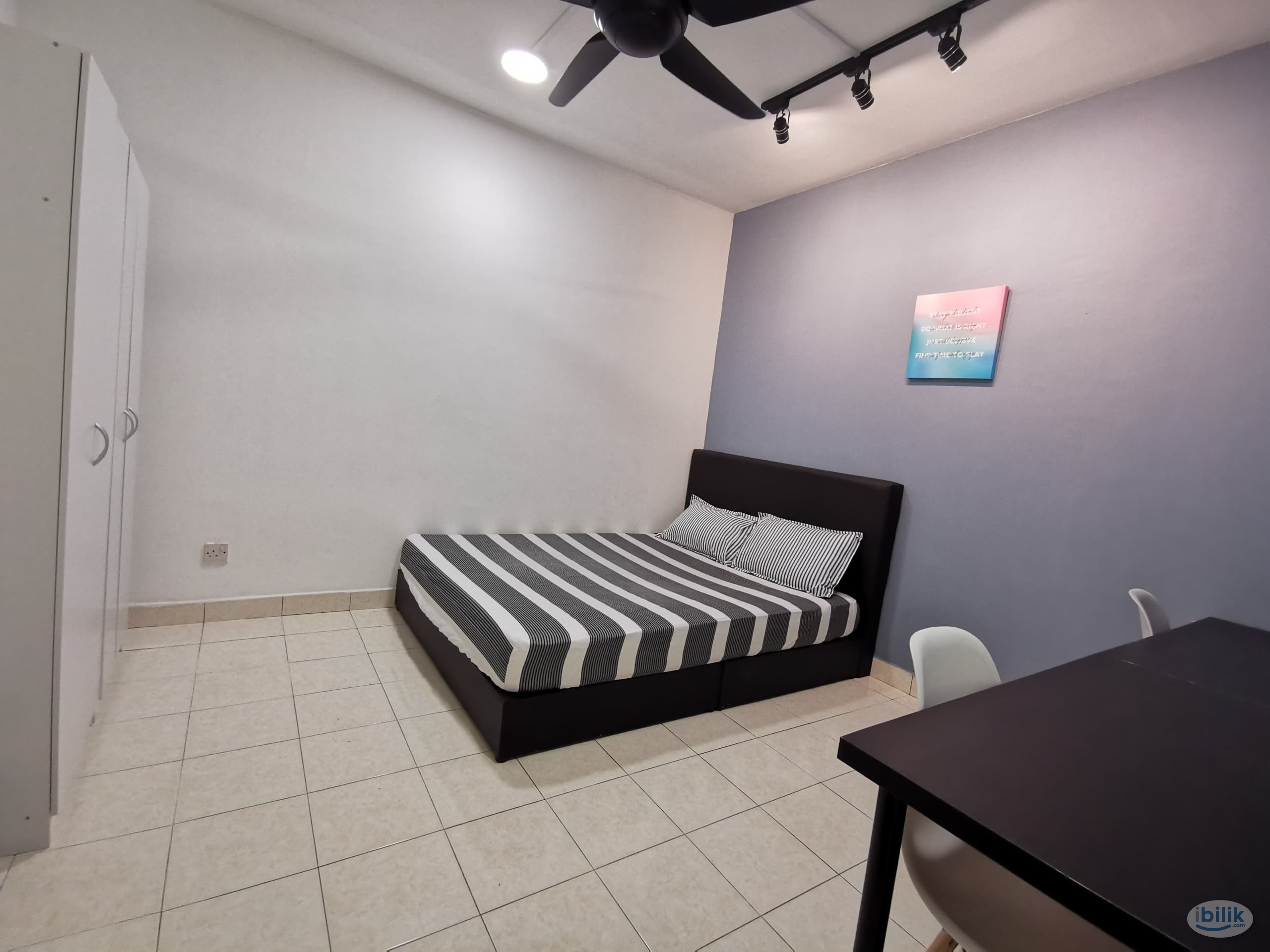 Exclusive Fully Furnished Medium Room with queen bed @ Palm Spring ...