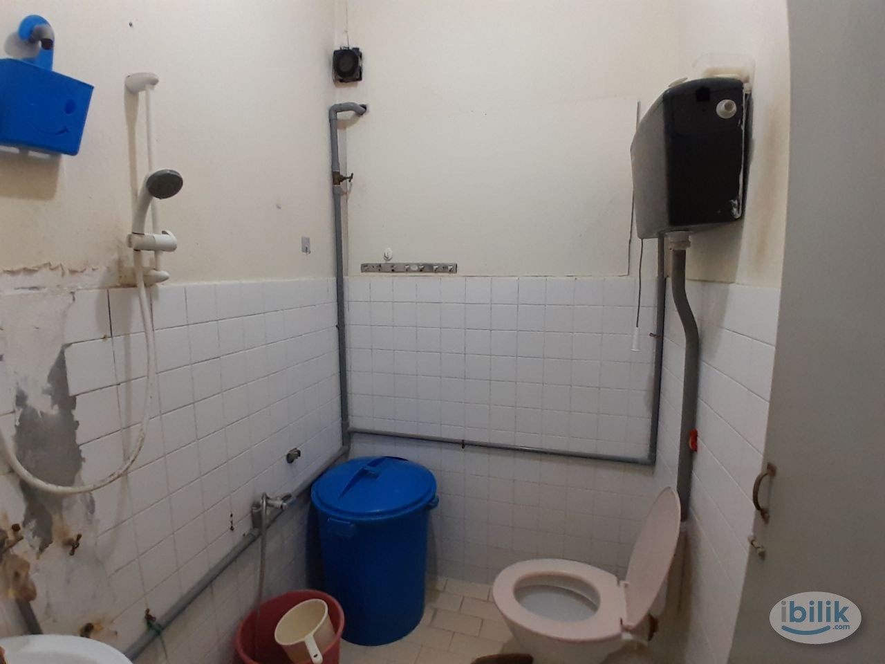 [Damansara Jaya House] Near Atria Mall, Uptown Small Room with Aircond ...