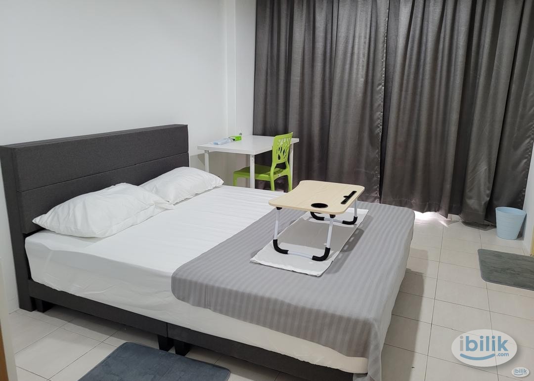 Master Room at Green Avenue near LRT Station, Pavilion Bukit Jalil ...