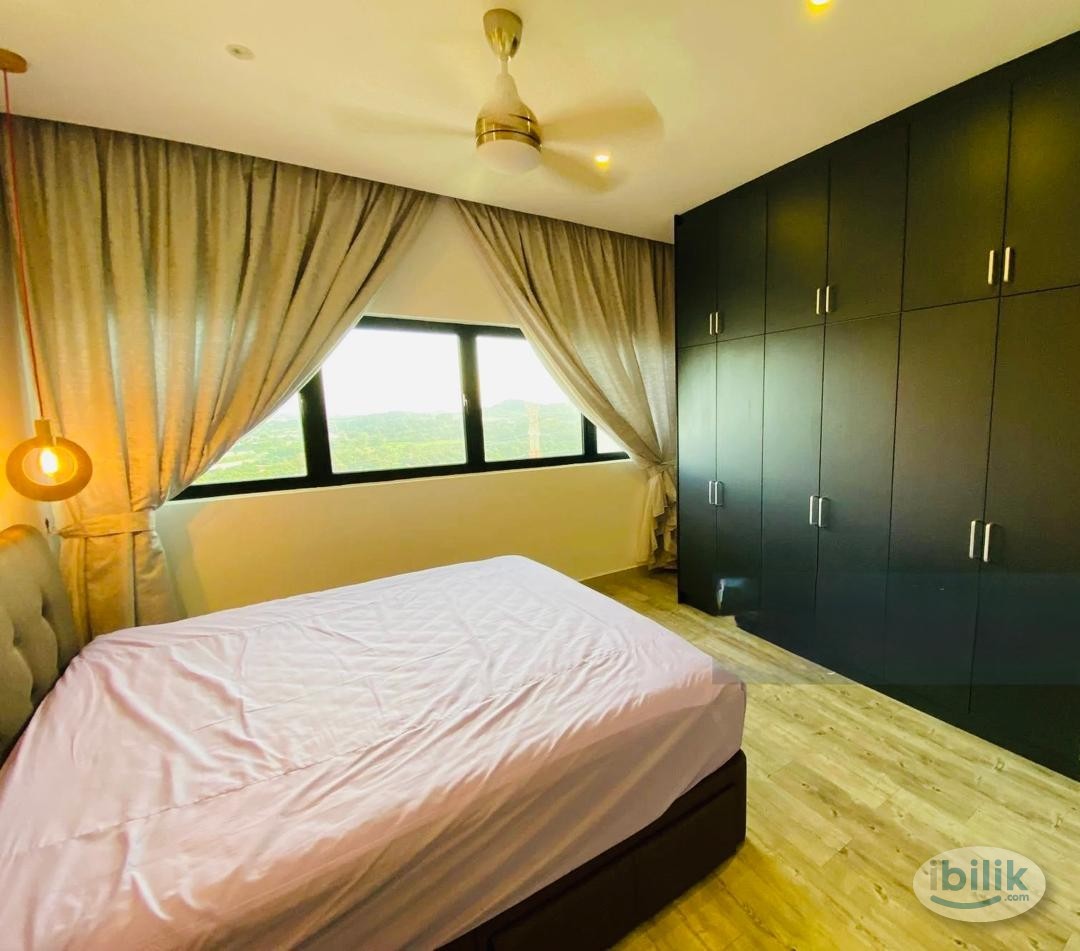 Middle Room at SK One Residence, Seri Kembangan near Olive Hill, Sushi Mentai, Burger King ...