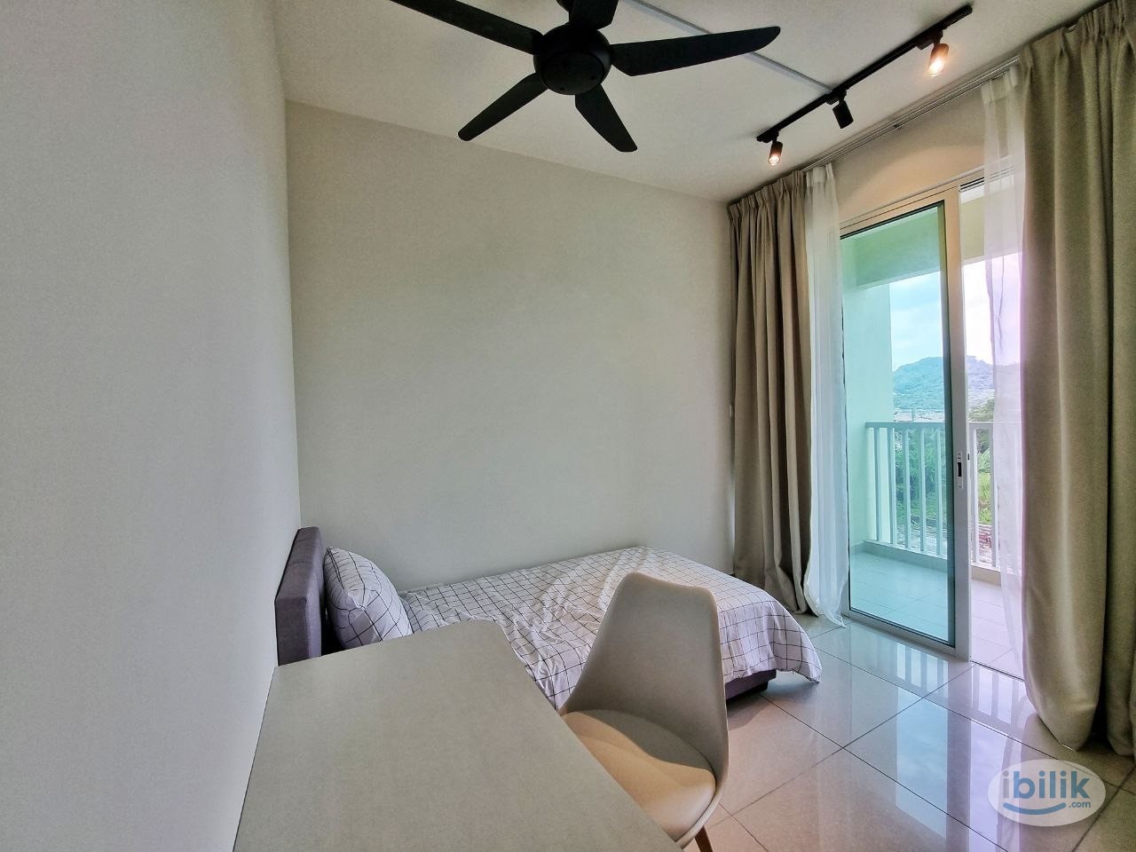 zero depo ‼️mix gender (current tenant all male)balcony middle room at residensi suasana ...