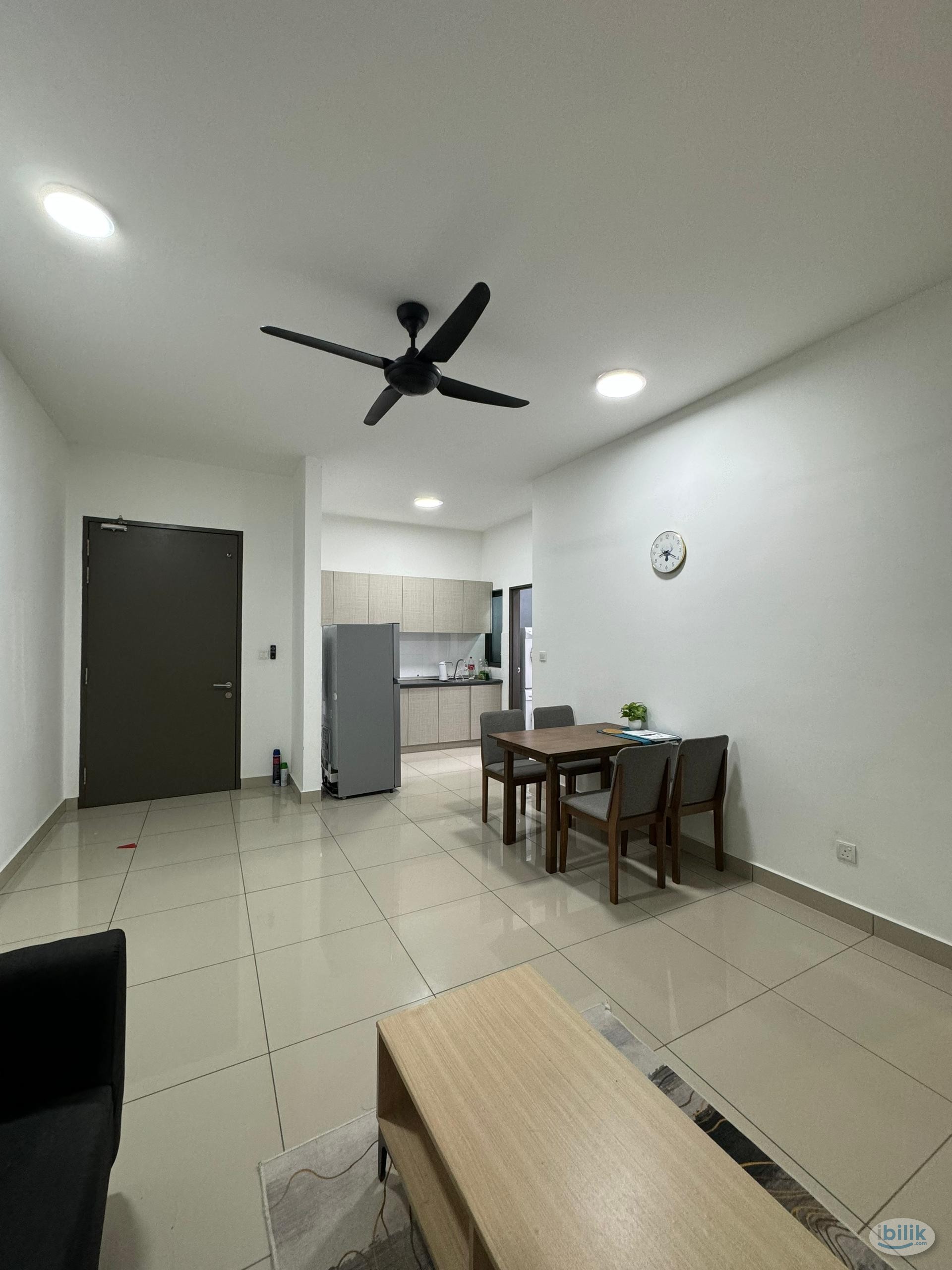 Middle Small Room at The Henge, Kepong - Room For Rent in