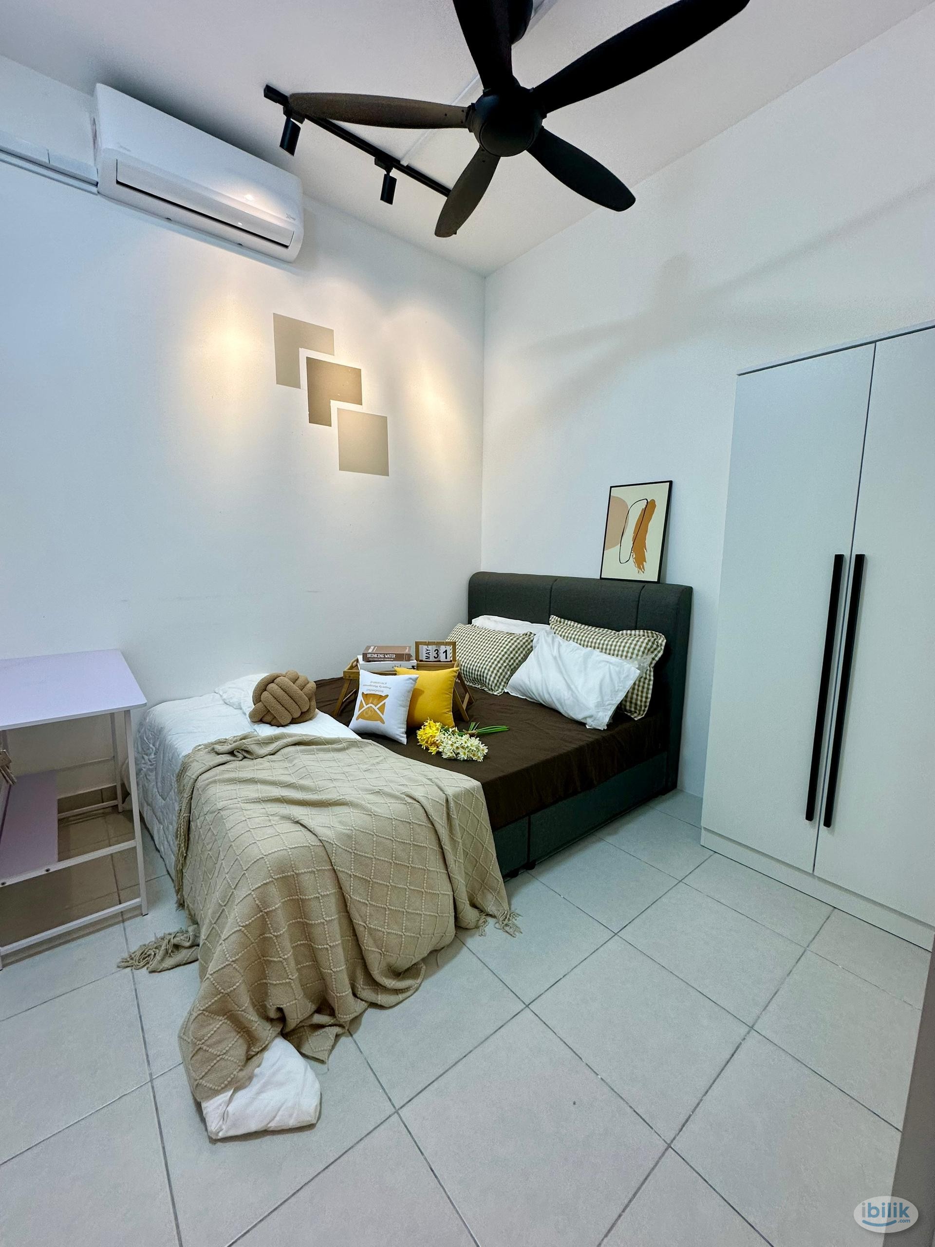 Middle Room at Netizen Residence, Bandar Tun Hussein Onn - Room For Rent in