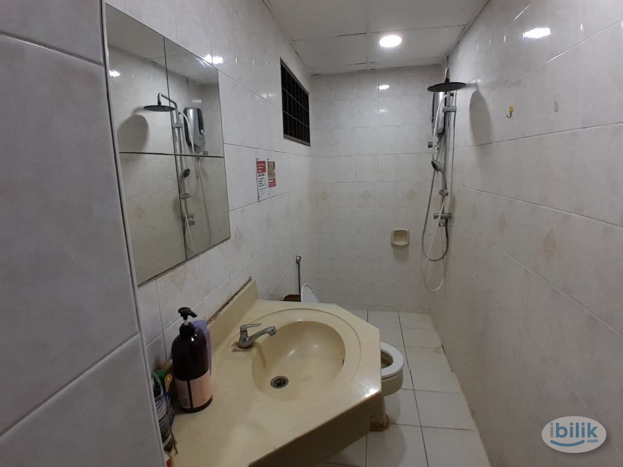 [Lagoon View] Link to Sunway University Single Room with Aircond Rent ...